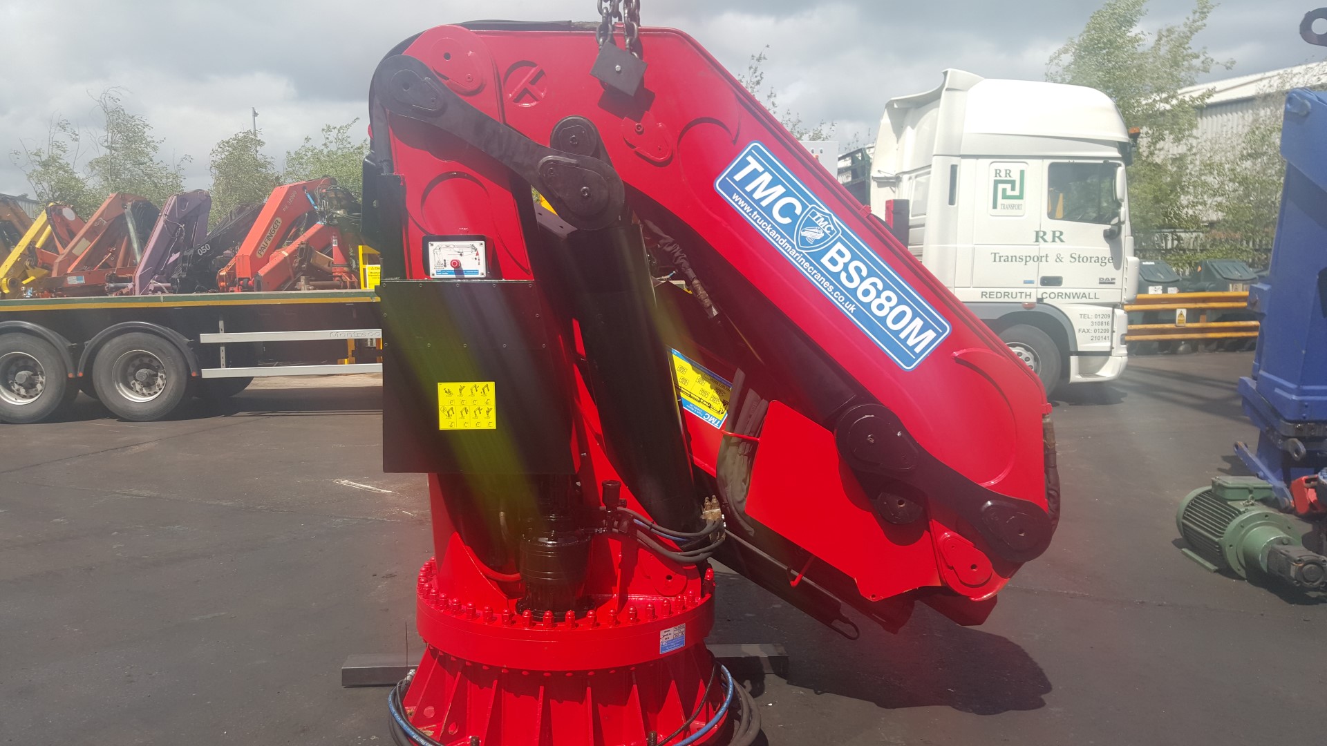 TMC-BS ship boat crane marine to hire 680M5 - Truck & Marine Cranes